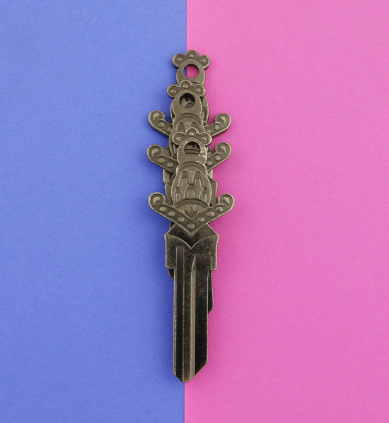 Dagger Key - KW1 Silver/Brass – CustomKeys.com