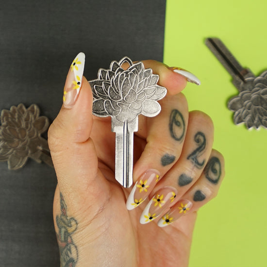 KW1 Lotus Blank Key – CustomKeys.com